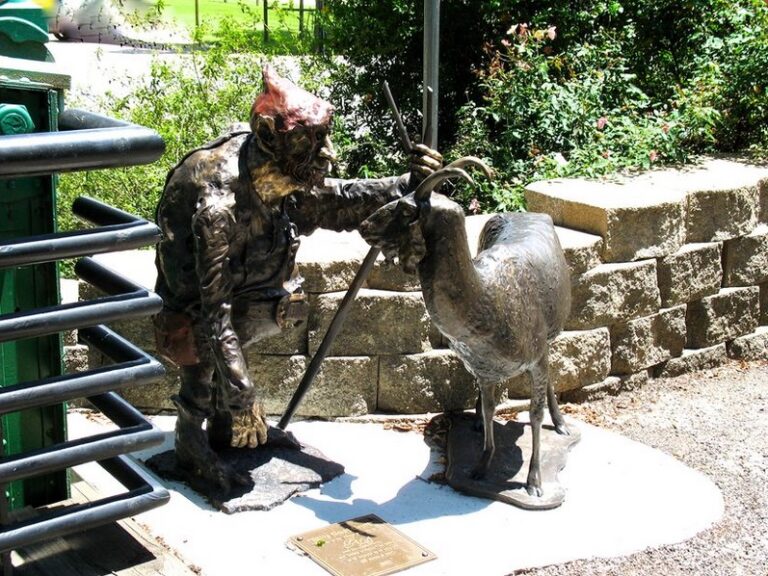 Troll and Billy Goat Gruff – TroySculptor.com